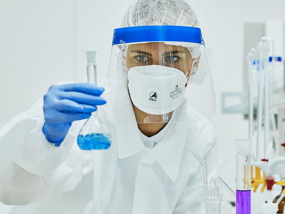 EN 14605: Protective clothing against liquid chemicals (coveralls type ...